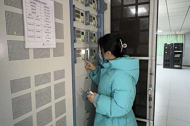 西北空管局空管中心技保中心通信室做 民用航空网