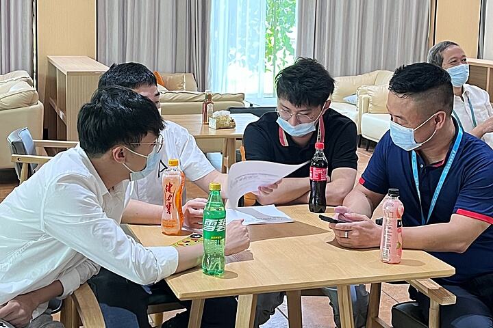 海南空管分局三亚区域管制中心团委开展 金石藏珠”英语沙龙 中国民用航空网