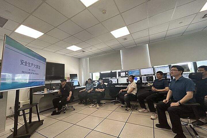 河北空管分局气象台预报室开展 安全生产大家谈”座谈会 民用航空网