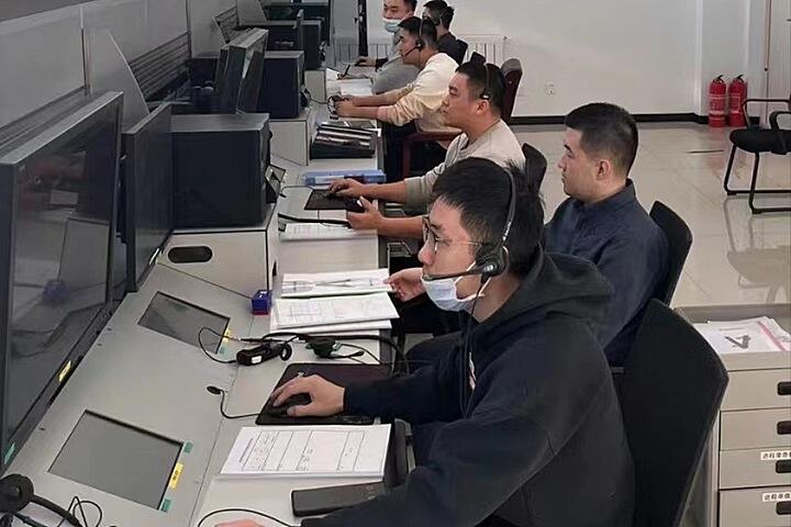 吉林空管分局管制运行部进近管制室开展模拟机大流量训练 民用航空网