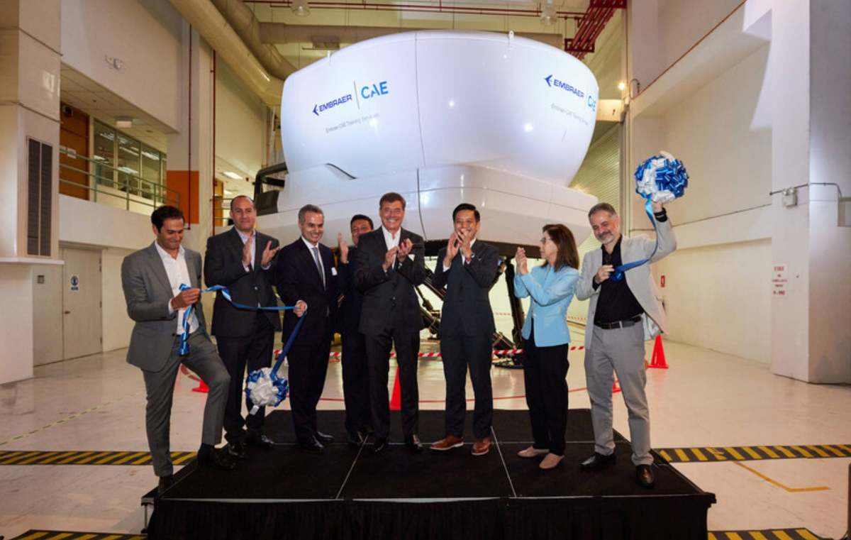 巴航工业与CAE在新加坡启用亚太地区首台E-Jet E2全动飞行模拟机 - 民用航空网